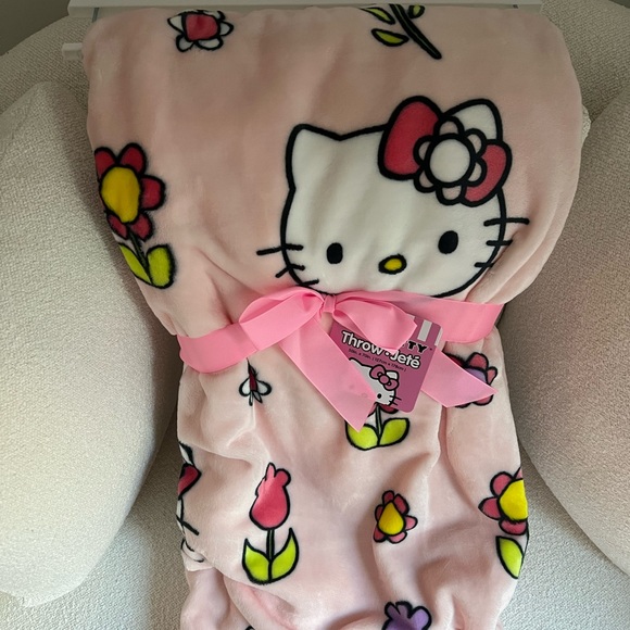 Hello Kitty | Bedding | Hello Kitty Spring Tulip Flower Plush Throw ...